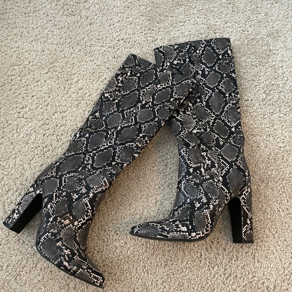 Steve Madden | Shoes | Steve Madden Snake Kneehigh Boots Worn Twice ...